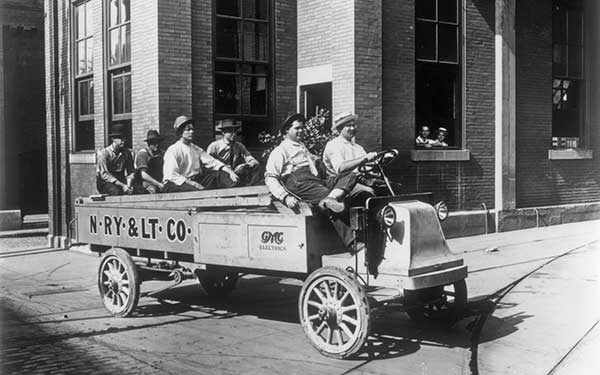 GMC Logo, History Timeline and List of Latest Models